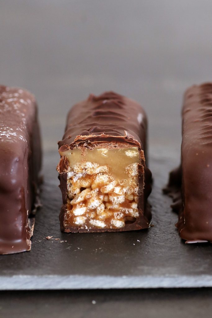 Caramel Chocolate Bars with Rice Krispies | Lil' Cookie