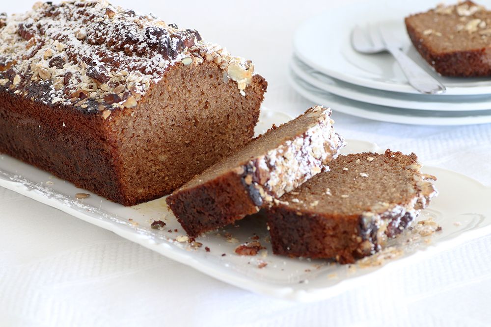 Honey Cake with Crunchy Granola Topping | Lil' Cookie