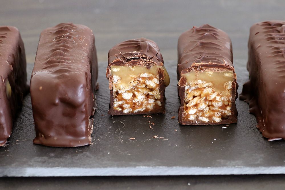 Caramel Chocolate Bars with Rice Krispies | Lil' Cookie